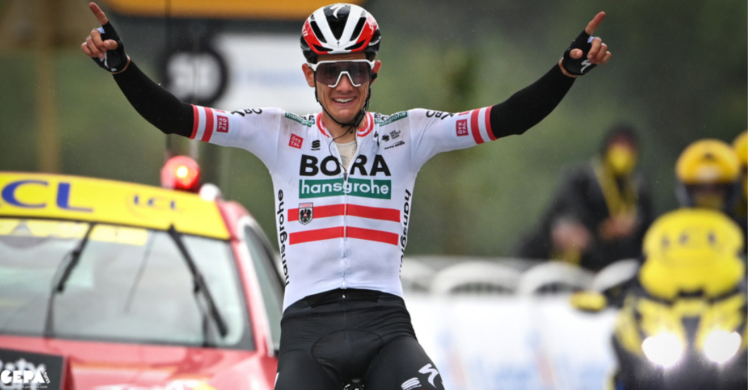 Rad-Fans: Patrick Konrads Meistertrikot und Helm