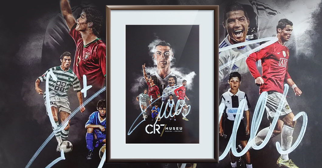 Unbelievable: Cristiano Ronaldo Signs his Portrait!