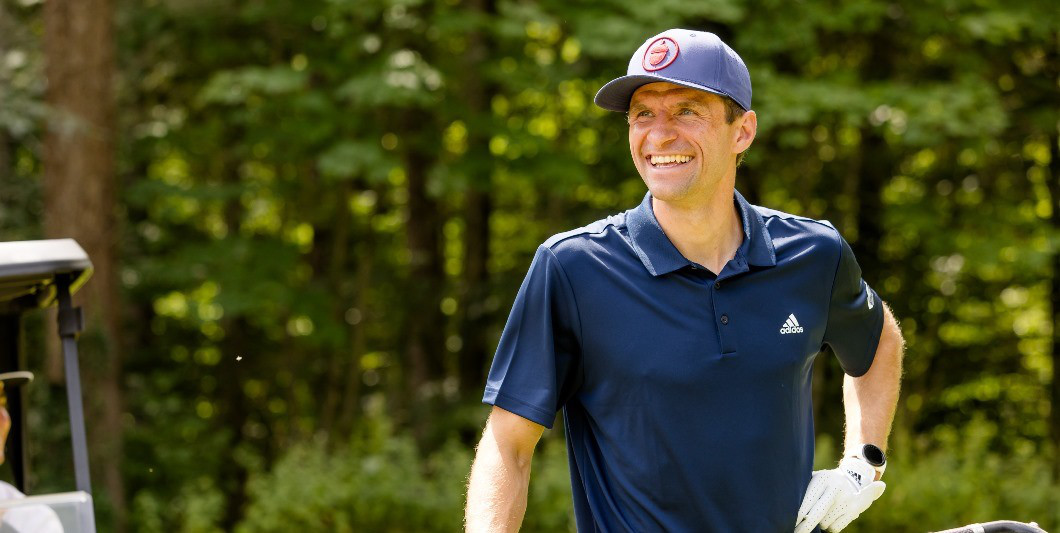 Absolut einmalig: Mit Thomas Müller & Philipp Kohlschreiber golfen!