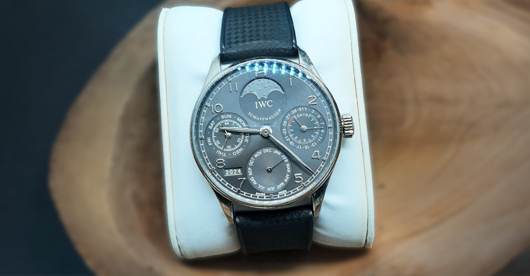 Edel und zeitlos: IWC Luxusuhr gefertigt aus Weißgold!