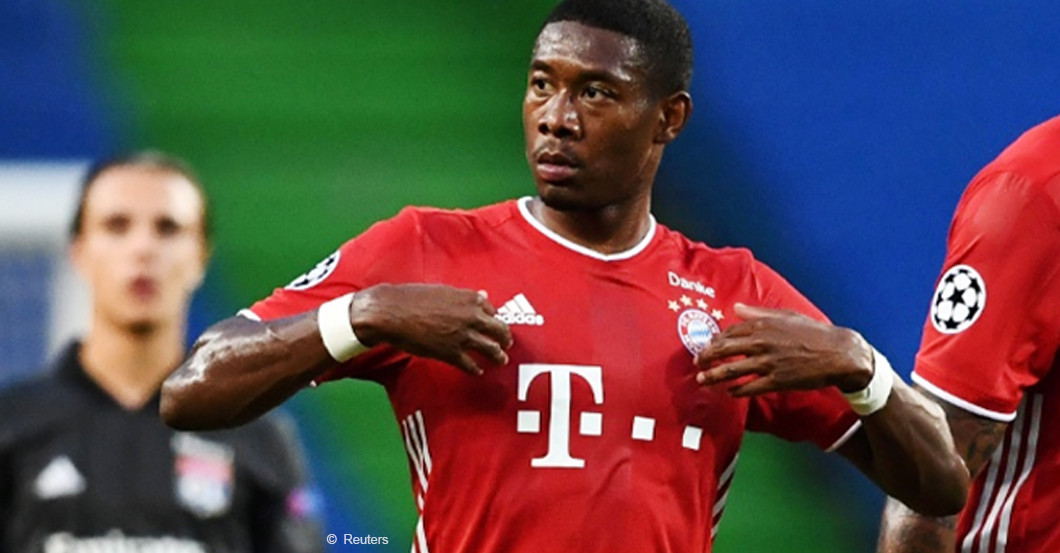 The FC Bayern heroes sign Alaba's worn UCL jersey