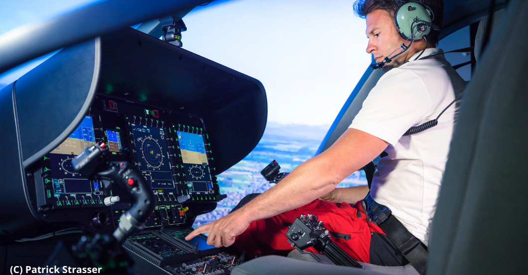 Im Flugsimulator mit Red Bull Air Race Pilot Patrick Strasser