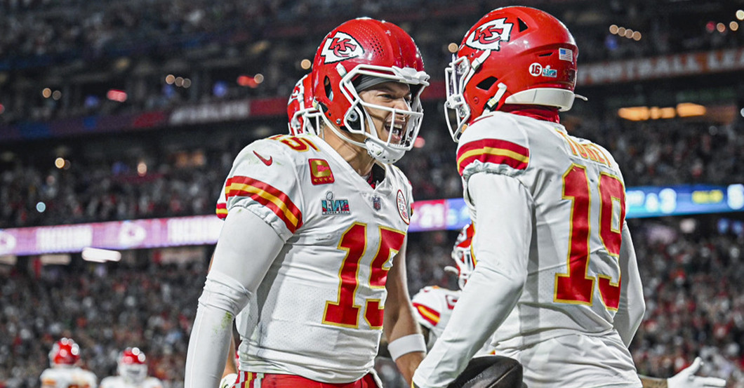 Riddell Speed Replica-Helm des 57. Superbowl-Siegers Kansas City Chiefs