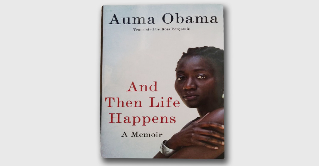 Auma Obama – Barack Obamas Schwester signiert Ihr Buch