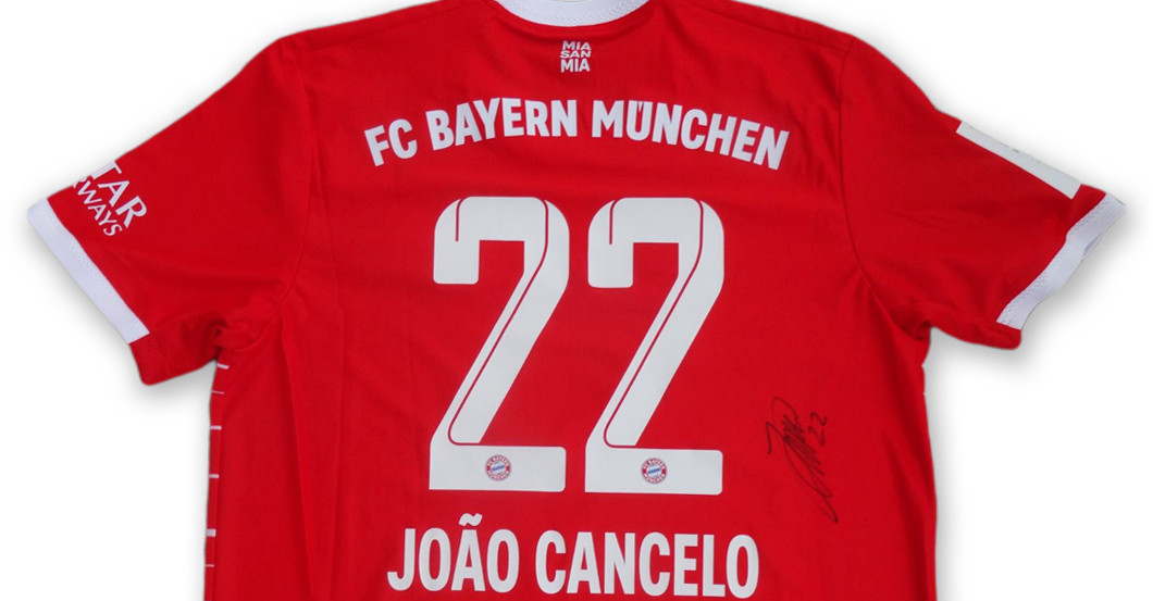FC Bayern-Neuzugang João Cancelo stiftet signiertes Trikot