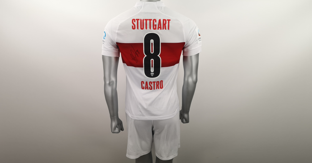 Signierts VfB-Sonderoutfit von Castro