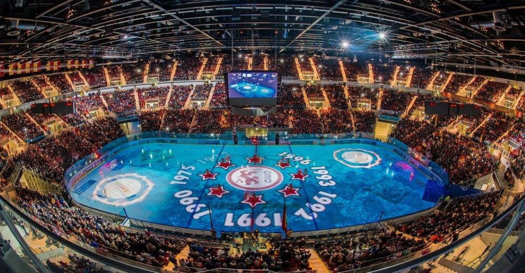 Mega-Erlebnis: Co-Moderator bei einem Esihockey-Spiel der DEG