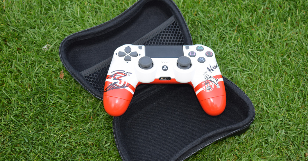 Signed PS4 controller from the FIFA tournament of 1. FC Köln