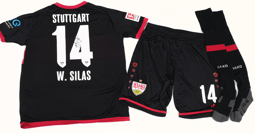 Das VfB Stuttgart DANKE-Sonderoutfit von W. Silas