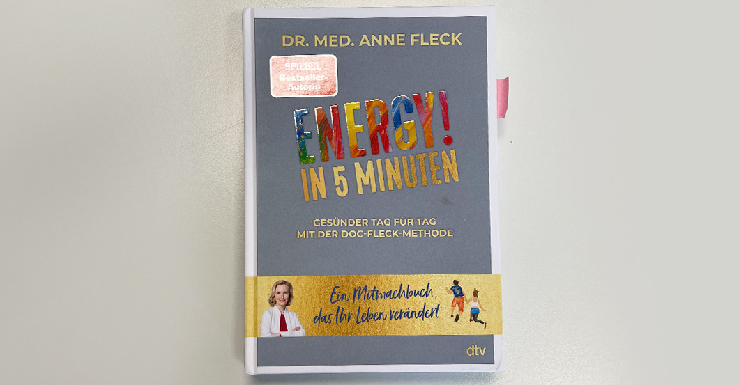 TV-Ärztin Dr. Anne Fleck signiert ihr Buch „Energy! In 5 Minuten“