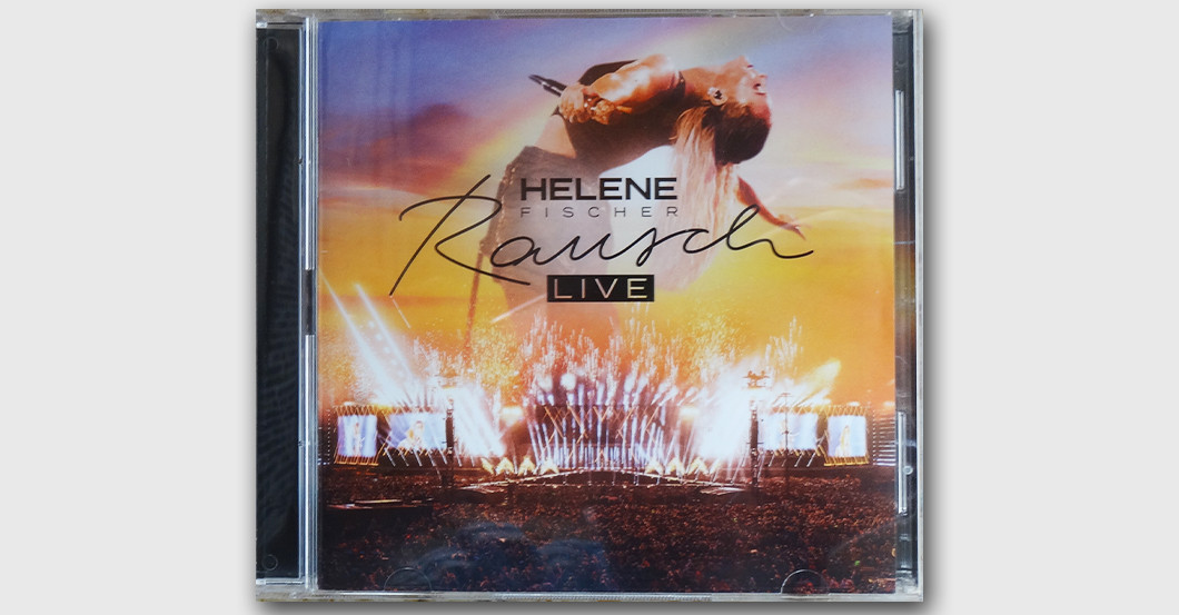 Helene Fischer signiert ihre Live-CD zum Album „Rausch“
