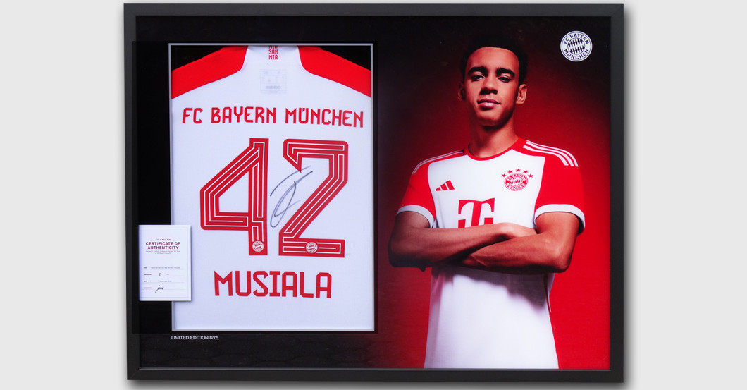 Signiertes Trikot von FC Bayern-Star Jamal Musiala im Rahmen