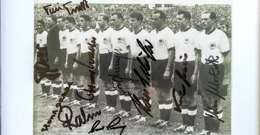 Die Weltmeister von 1954 – signierte Fotografie der Legenden