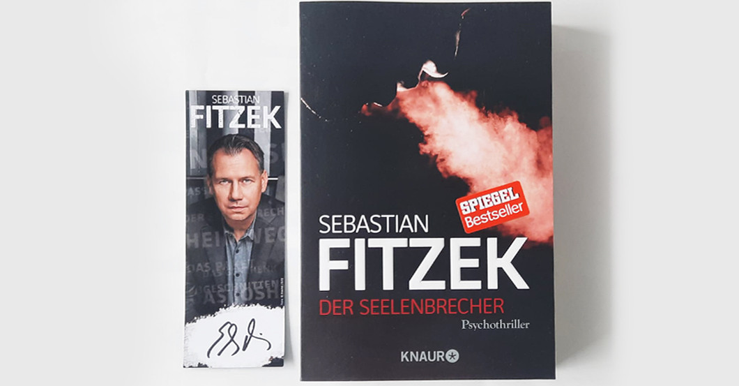 Sebastian Fitzek signiert sein Buch „Der Seelenbrecher“