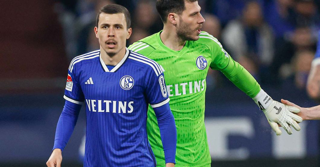 Getragenes Schalke 04-Trikot von Ron Schallenberg ersteigern