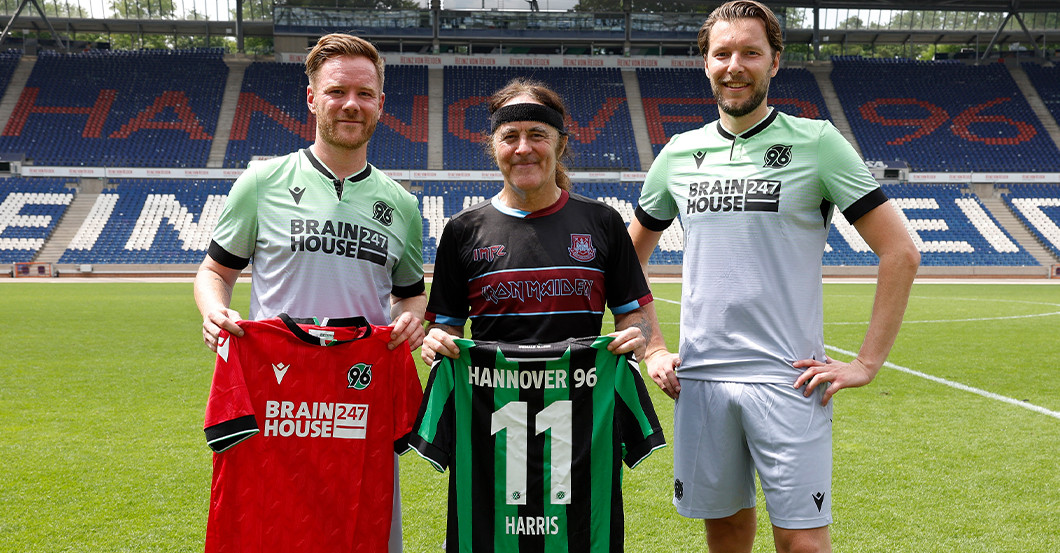 Iron Maiden - The Iconic Metal Band Signs a Hannover 96 Jersey