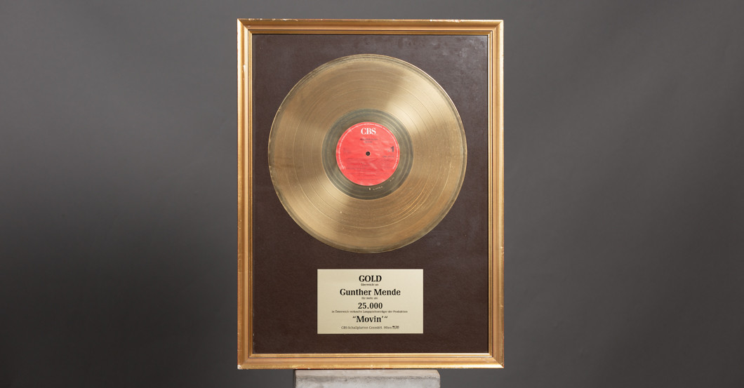 Pop history: Jennifer Rush's Gold Award for the successful album "Movin"