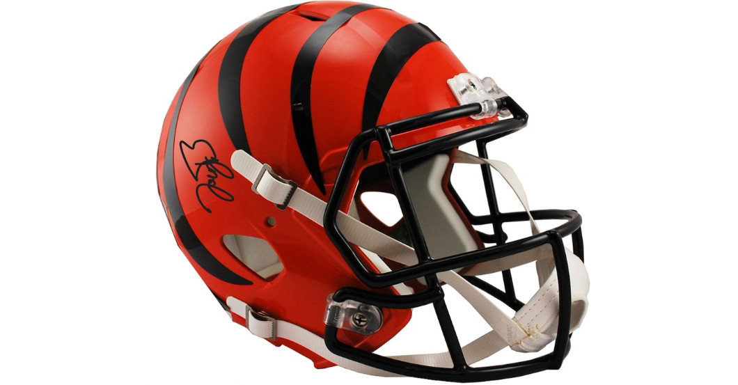 Straight from the Super Bowl: Bengals Quarterback Burrow signs Helmet!