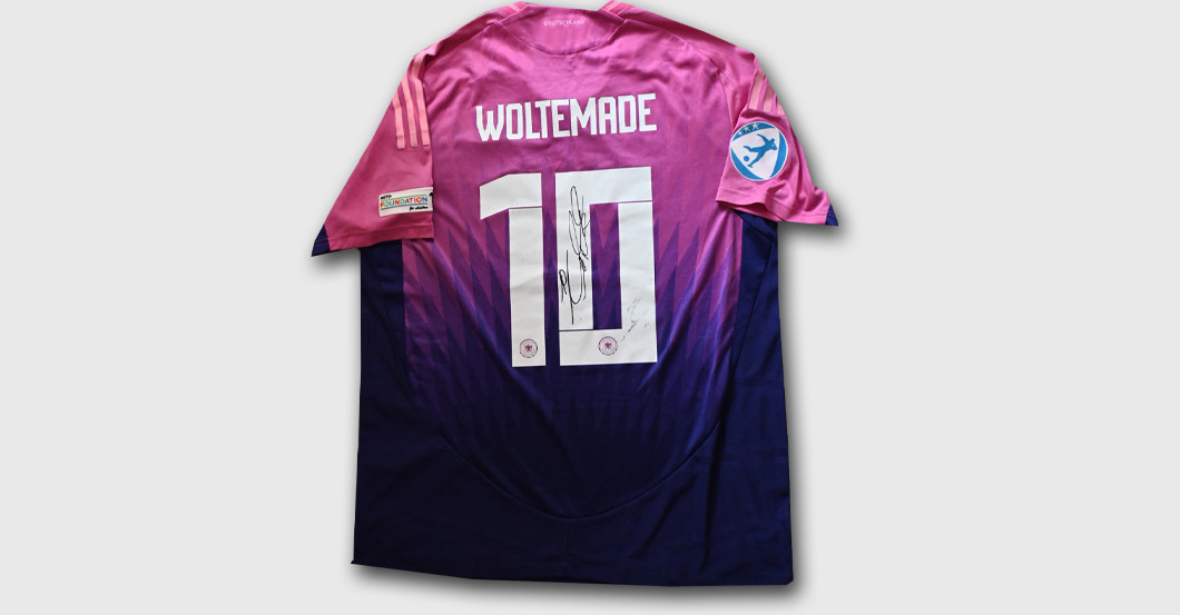 DFB-Shooting Star: signiertes Trikot von Nick Woltemade!