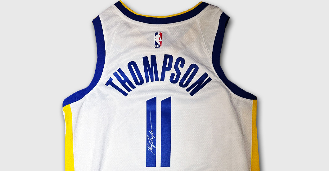 NBA Highlight: Warriors Star Klay Thompson Signs a Jersey