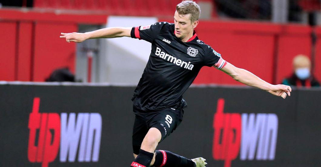 Signiertes Bayer Leverkusen Trikot von Lars Bender