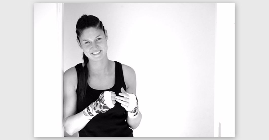 Marie Lang – Foto „nach dem Kampf“ der Kickbox-Weltmeisterin