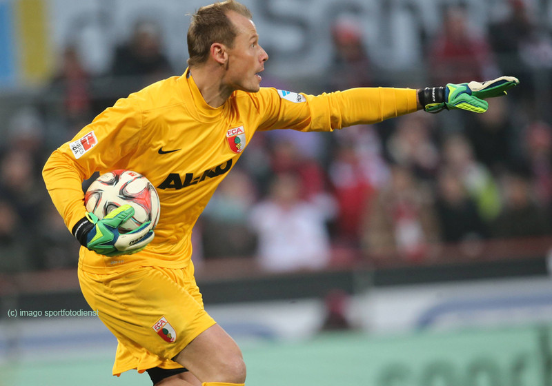 Getragene Handschuhe von Augsburg-Torwart Alexander Manninger