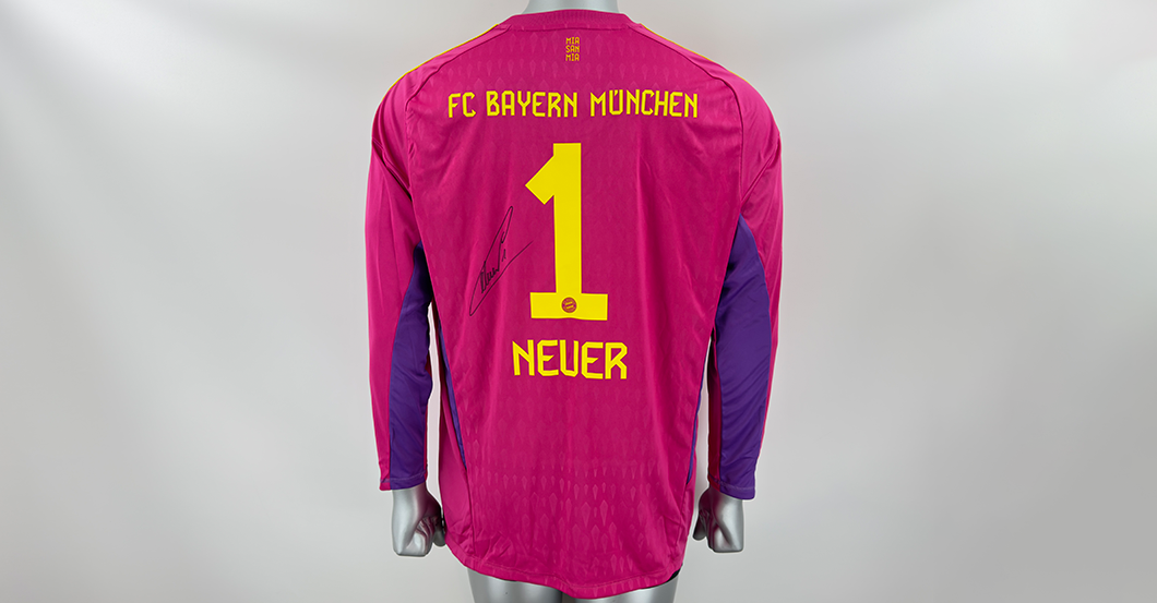 Signiertes FCB-Torwarttrikot von Manuel Neuer