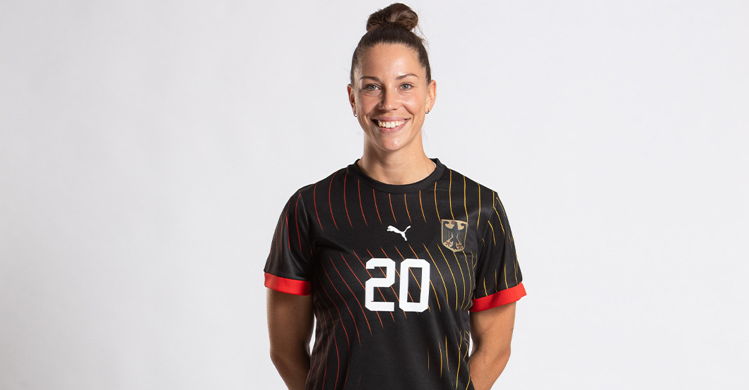 Das getragene Olympia-Trikot von DHB-Star Emily Bölk