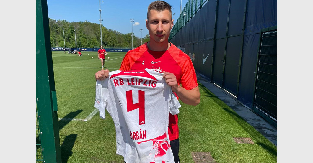RB Leipzig Star Willi Orbán Donates his Matchworn Jersey