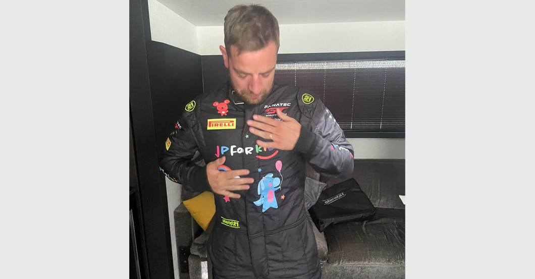 Getragener Rennanzug von Joe Osborne in exklusivem Design