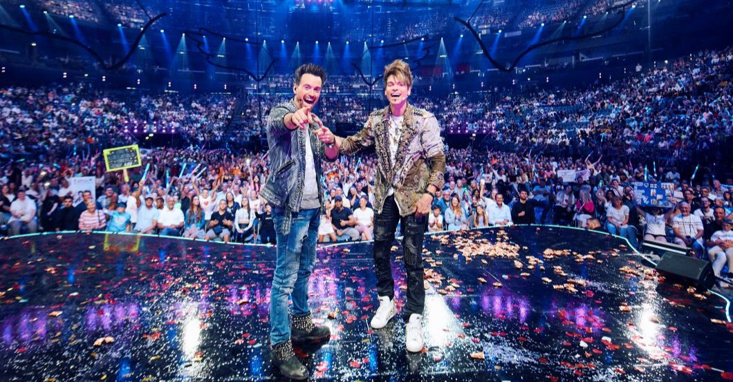 Zauberhaft: Ehrlich Brothers bei einer Show treffen & Aufsteller