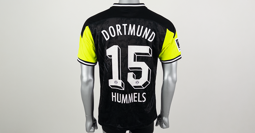 Signiertes BVB-Sondertrikot von Mats Hummels