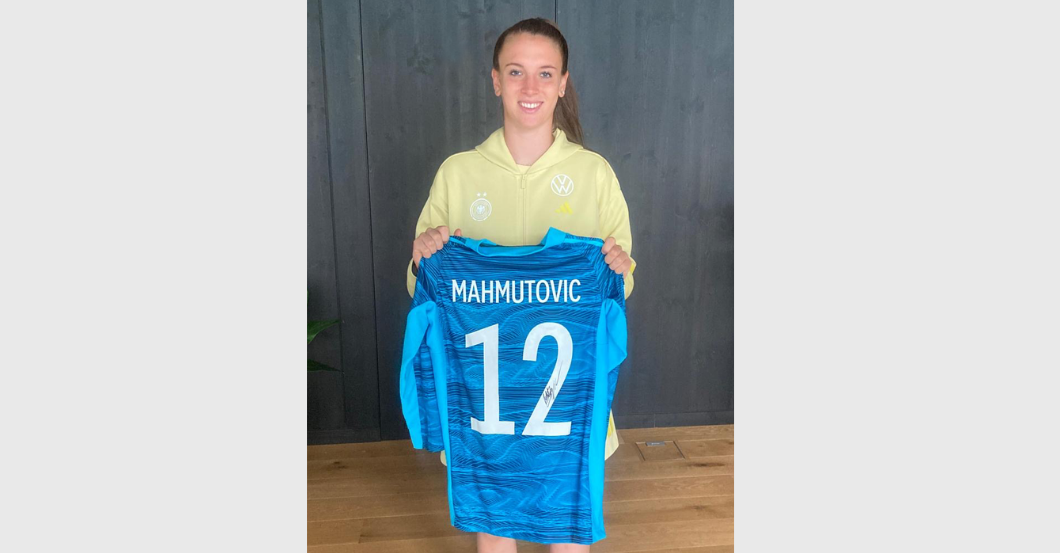 Signiertes DFB-Trikot von Ena Mahmutovic