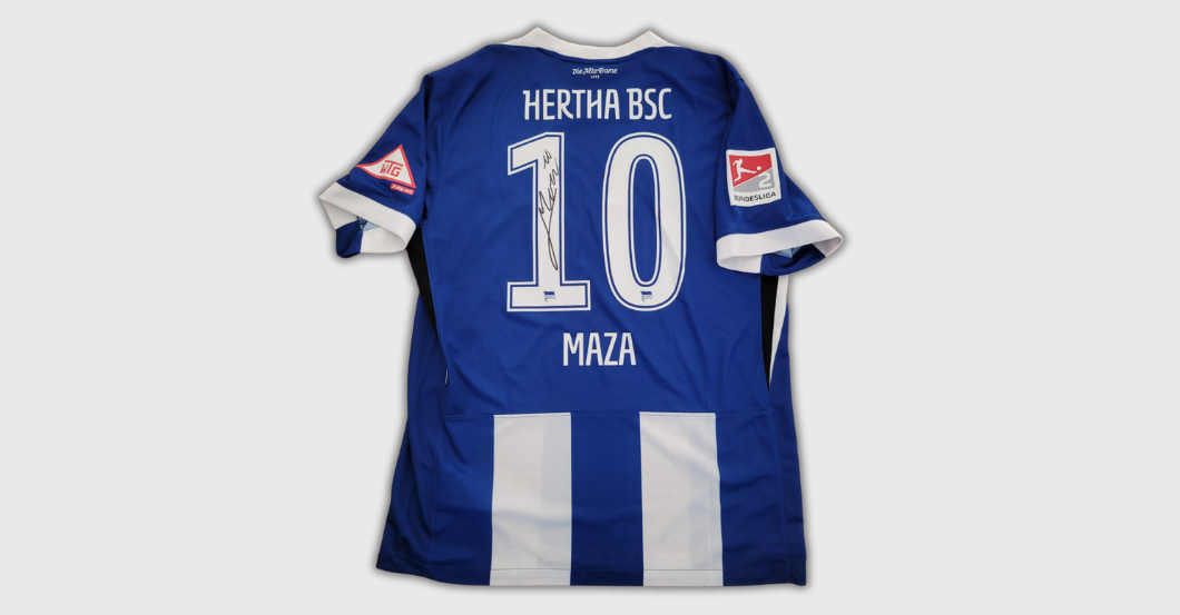Zum Abschied: Hertha-Star Ibrahim Maza signiert getragenes Trikot
