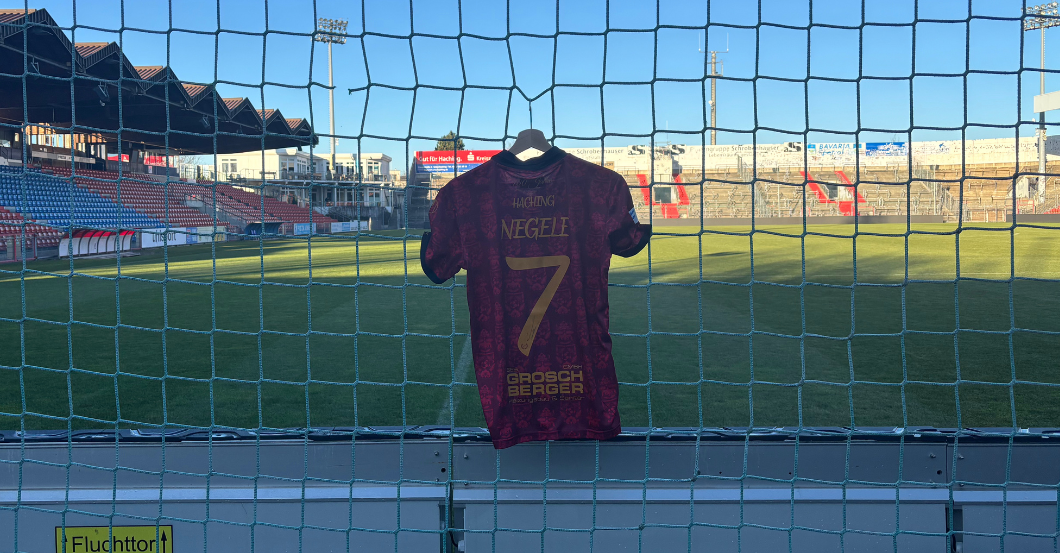 Getragenes SpVgg Unterhaching-Sondertrikot von Negele