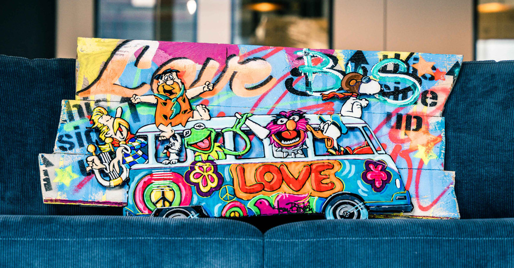 Einmalige Graffiti-Kunst: Tom Boston stiftet sein Werk „Love Bus“