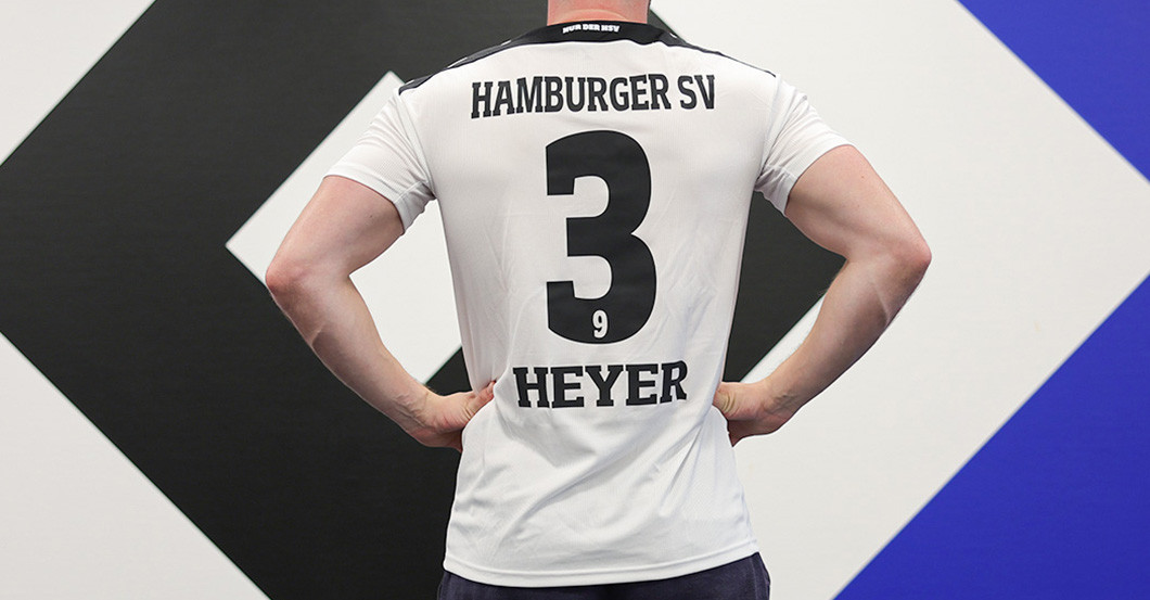 Zu Ehren von „UNS UWE“: Das HSV-Sondertrikot von Heyer