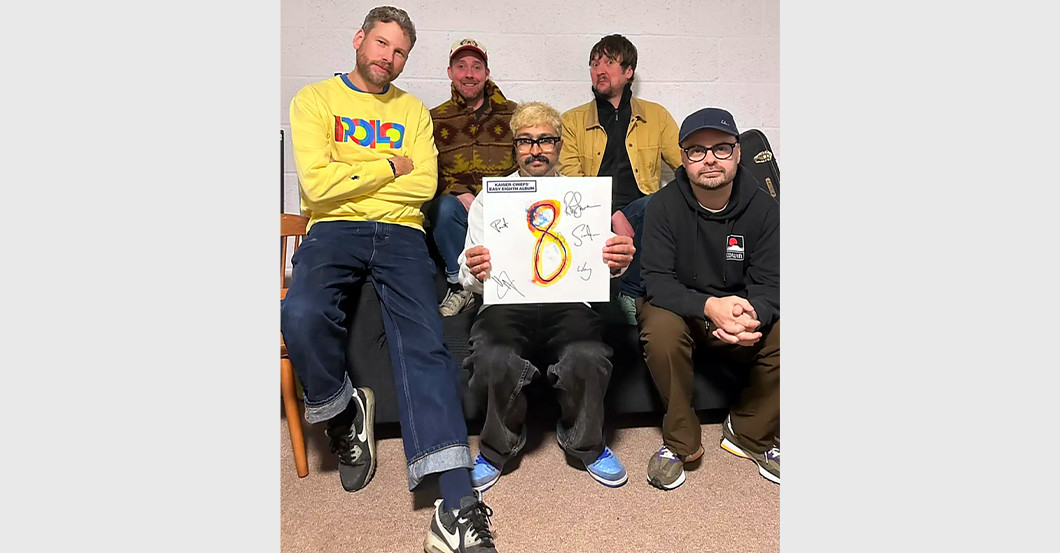 Die Kaiser Chiefs stiften ihre Vinyl-LP „Easy Eighth Album“