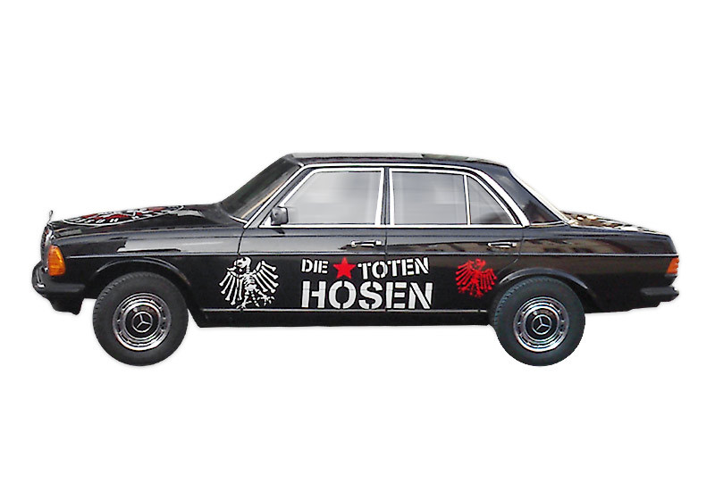 Einzigartiger Mercedes-Benz im Toten Hosen-Look mit Autogrammen