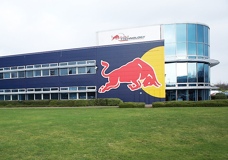 „Heiliger Boden“: Führung durch das Werk von Red Bull