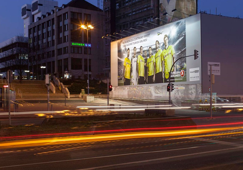 Exklusives BVB-Banner signiert von den Profis