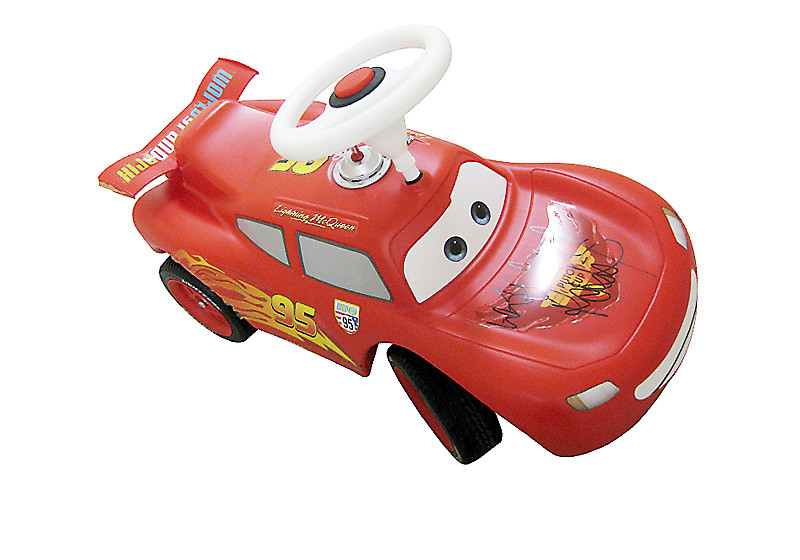 Von Robbie Williams signiert: Ein Bobby-Car aus „Cars 2“